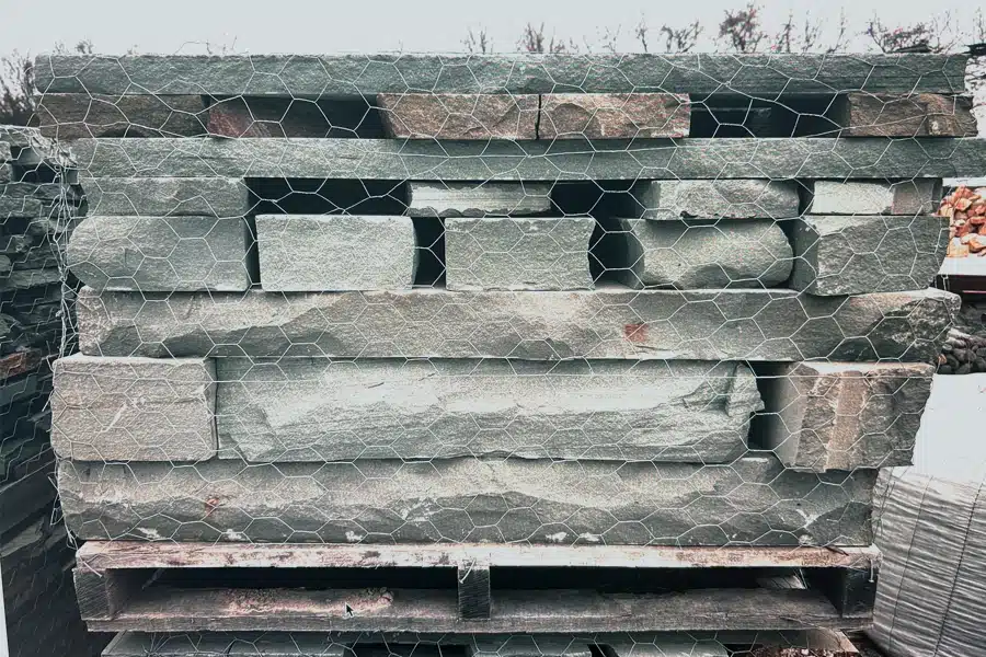 Bluestone 1-4" Natural Cleft Wall Stone - Wicki Wholesale Stone, Inc.